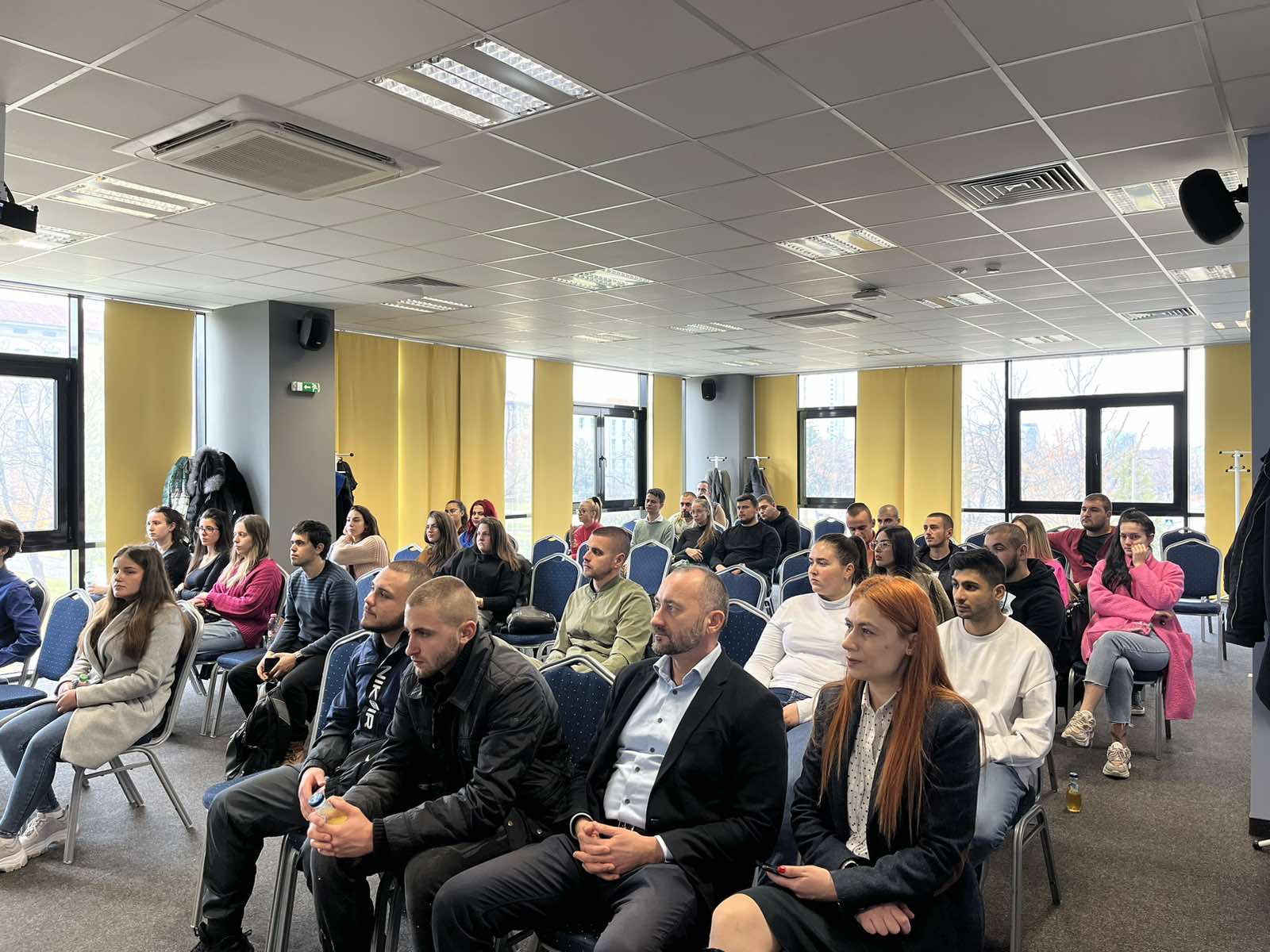 СУПЕРКОМПЮТЪРЪТ В БЪЛГАРИЯ БЕШЕ ПРЕДСТАВЕН НА СТУДЕНТИ ОТ УНСС Eufunds